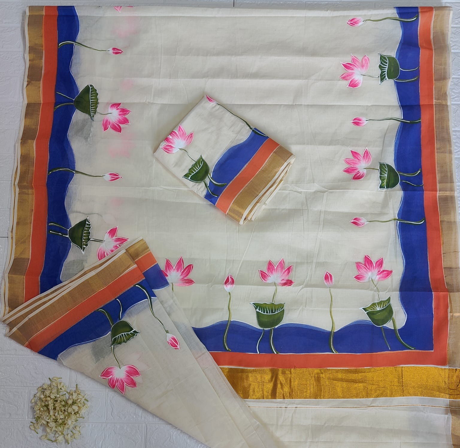 Pure cotton alluring lotus handpainted, kerela sari in white ...